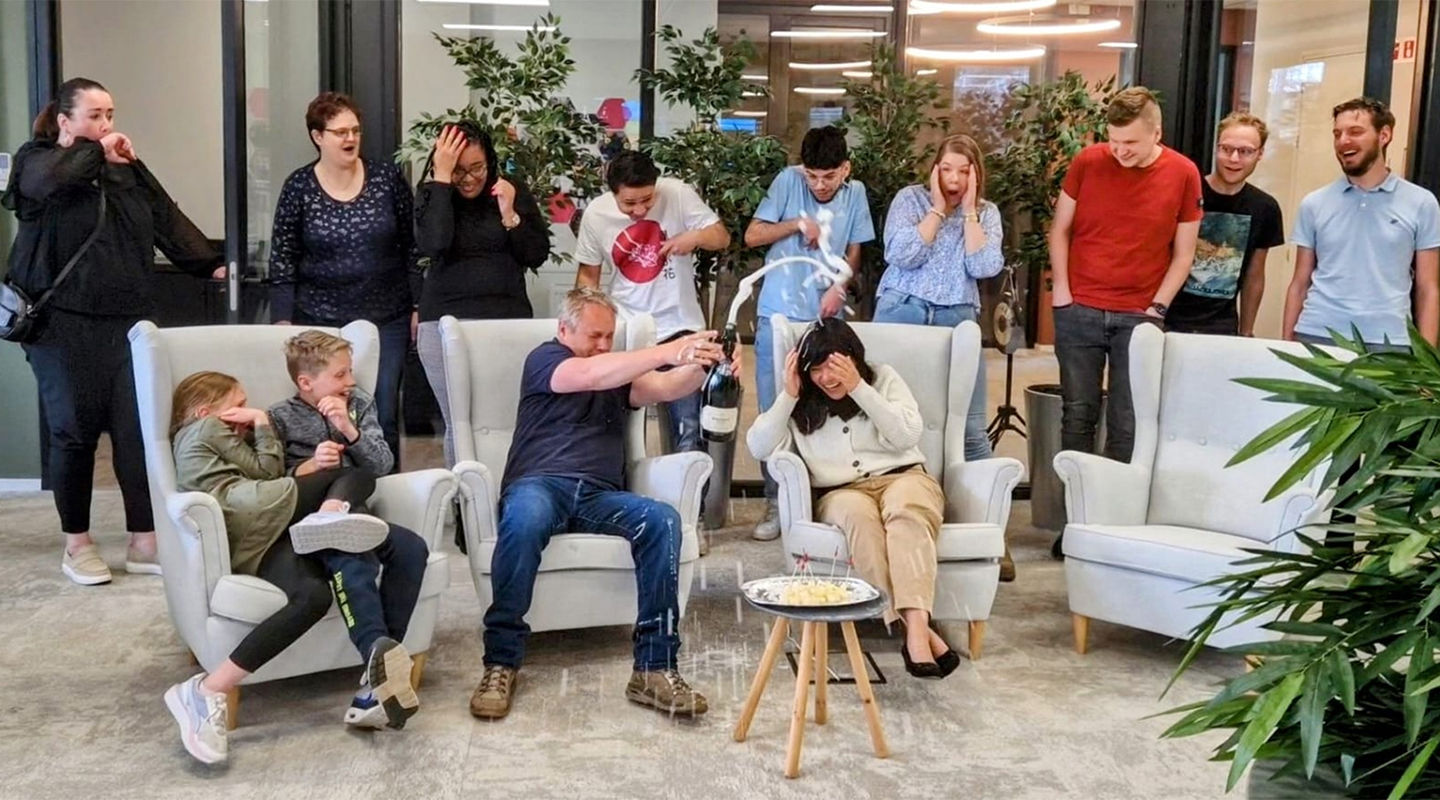 Over Pinkcube | Pinkcube